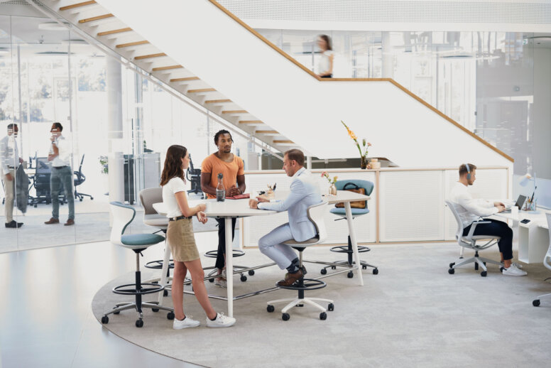 Mastermind Flow neuvottelupöytä 290x155, korkea | Modeo