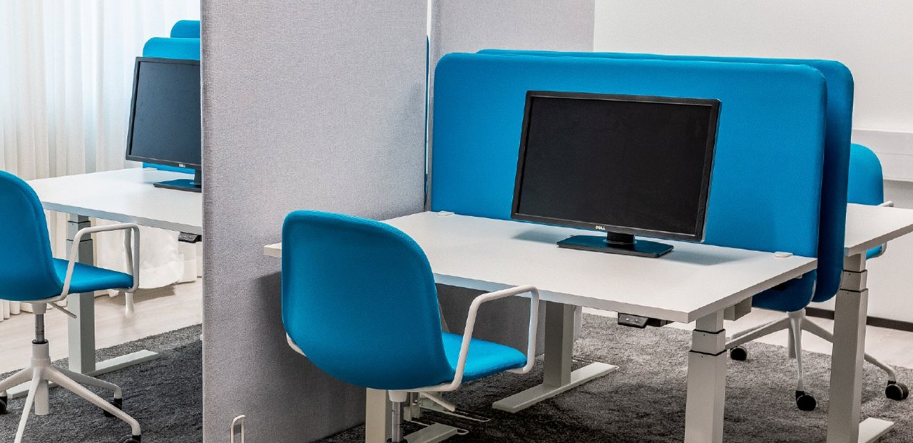 Akustoivat sermit, pöytäsermit ja seinäkkeet toimistoon | Modeo