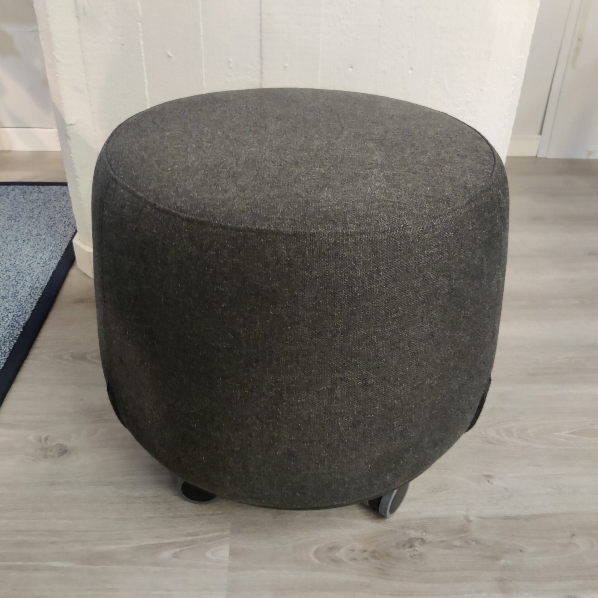 Borg Frenchy rahi pyörillä, musta | Modeo